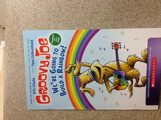 Groovy Joe: We're Going to Build a Rainbow by Eric Litwin | LibraryThing